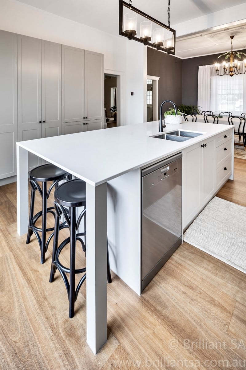 MODERN-TRADITIONAL FUSION – KITCHEN | Brilliant SA