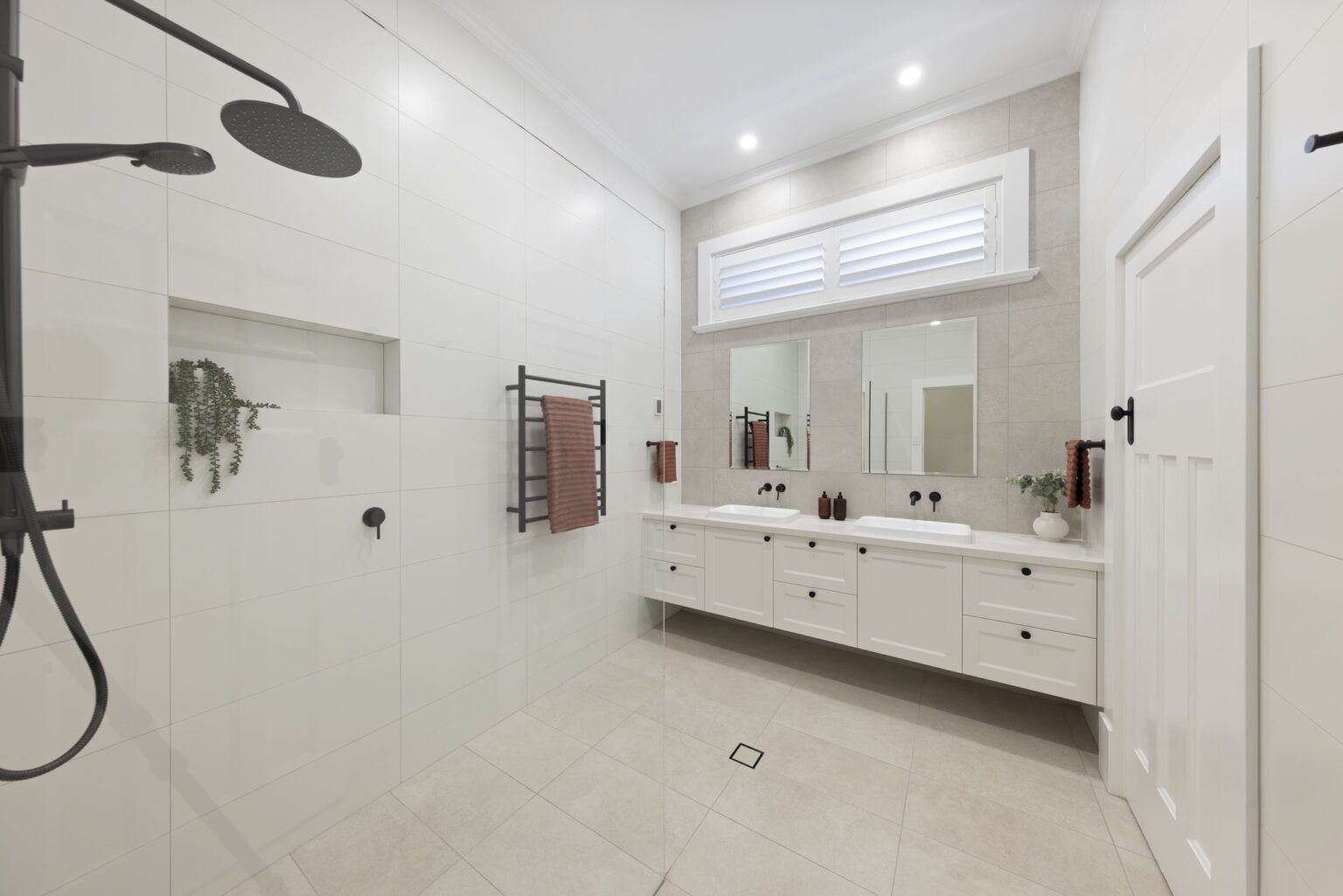 Hamptons Ensuite & Walk-in Robe Renovation