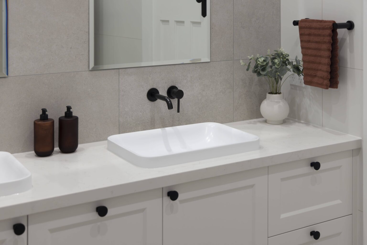 Hamptons Ensuite & Walk-in Robe Renovation