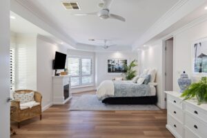 Hamptons Style Ensuite & Walk-in Robe Renovation