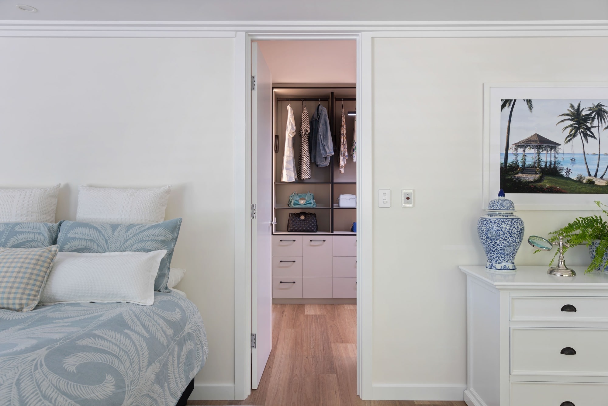 Hamptons Style Ensuite & Walk-in Robe Renovation
