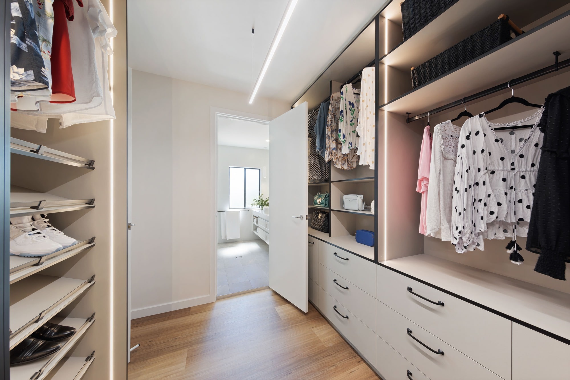 Hamptons Style Ensuite & Walk-in Robe Renovation